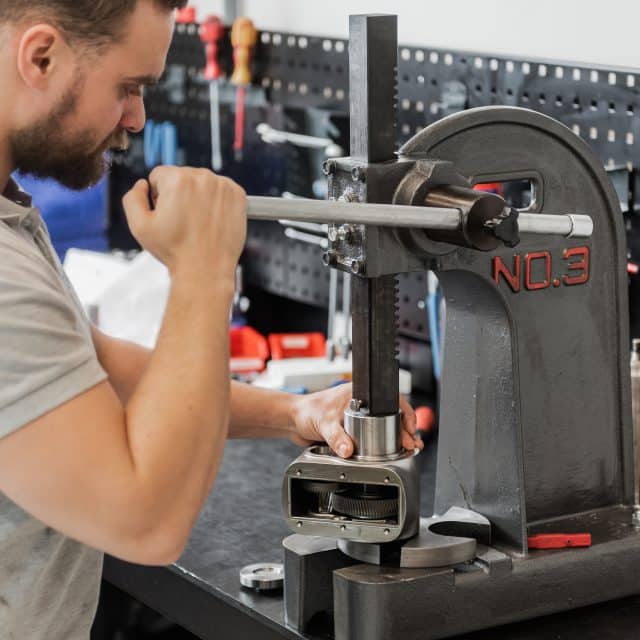 Loop een dag mee met de Dertec Assemblage Monteur - Dertec